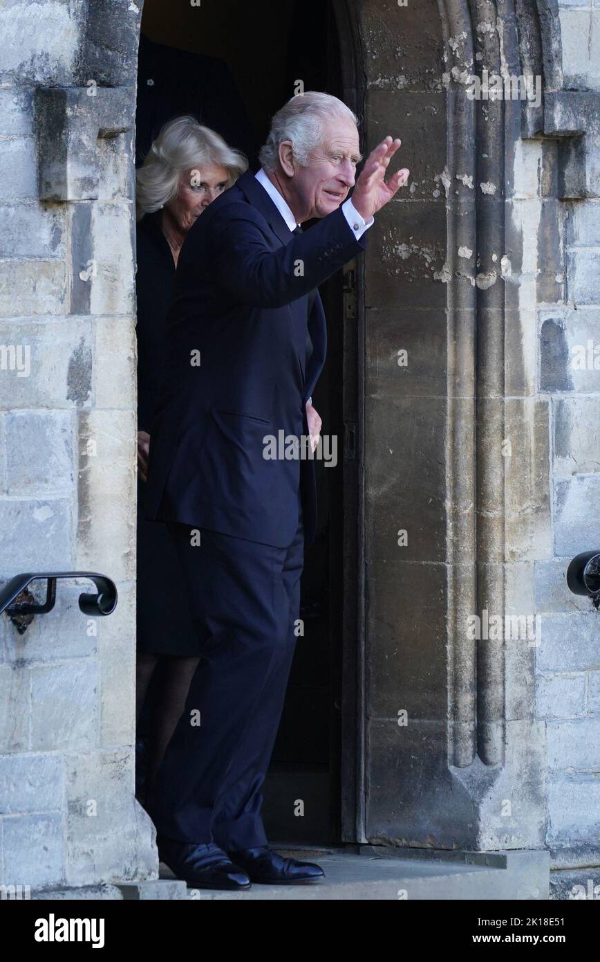 King charles iii waving hi-res stock photography and images - Alamy