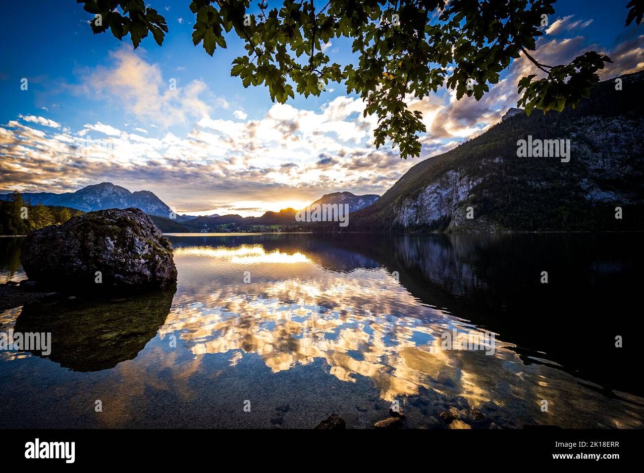 Breathtaking view of the alpine Altausseer See (Lake Aussee) in Ausseer ...