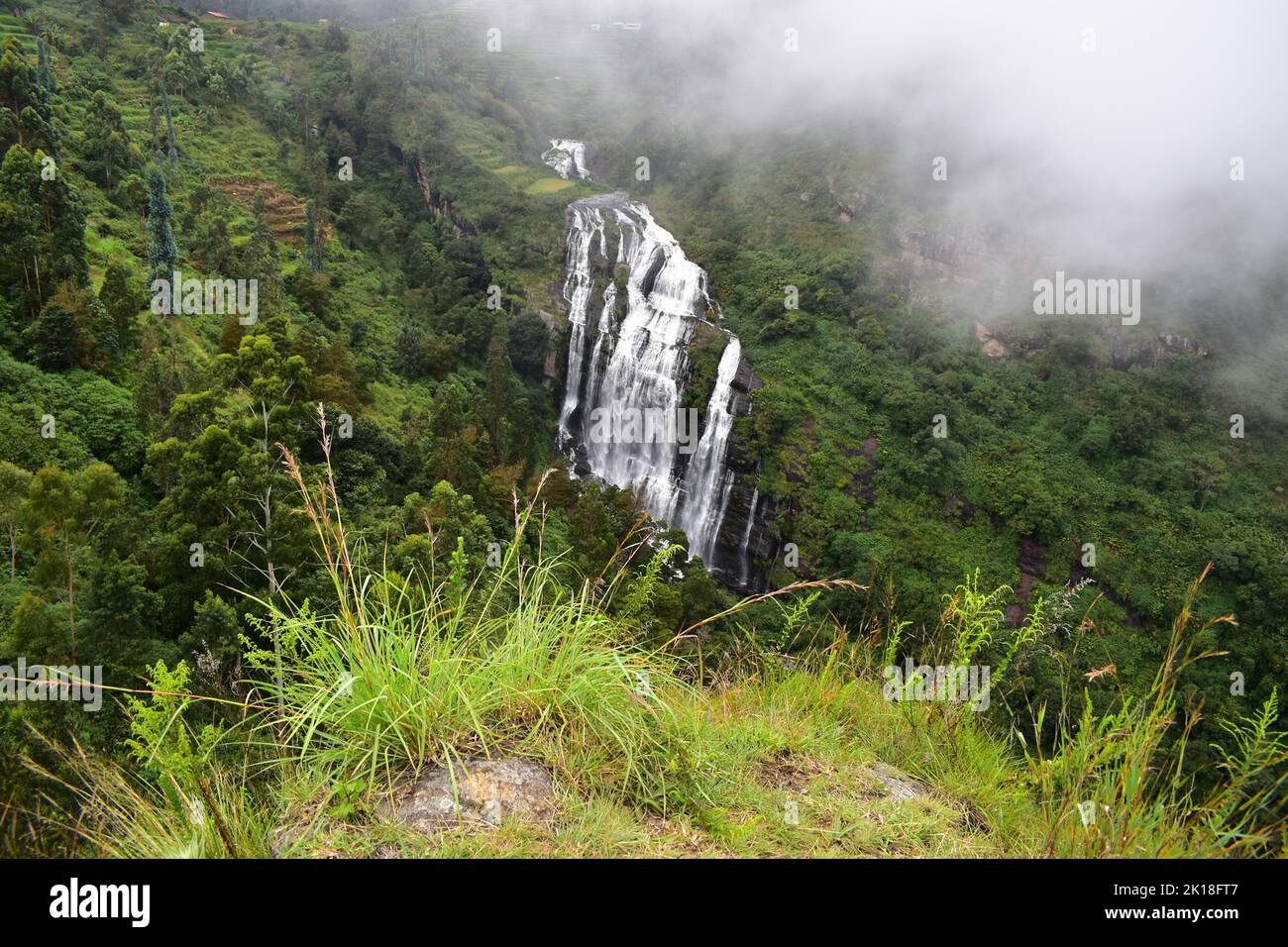 Pulavisaru Waterfalls in Polur Kodaikanal Stock Photo - Alamy