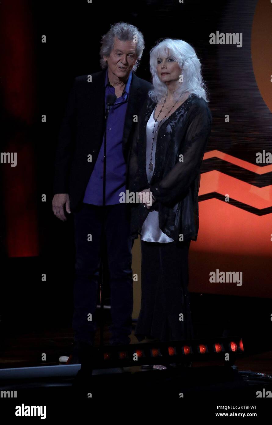 Rodney Crowell, EmmyLou Harris on stage for CMT GIANTS: VINCE GILL ...