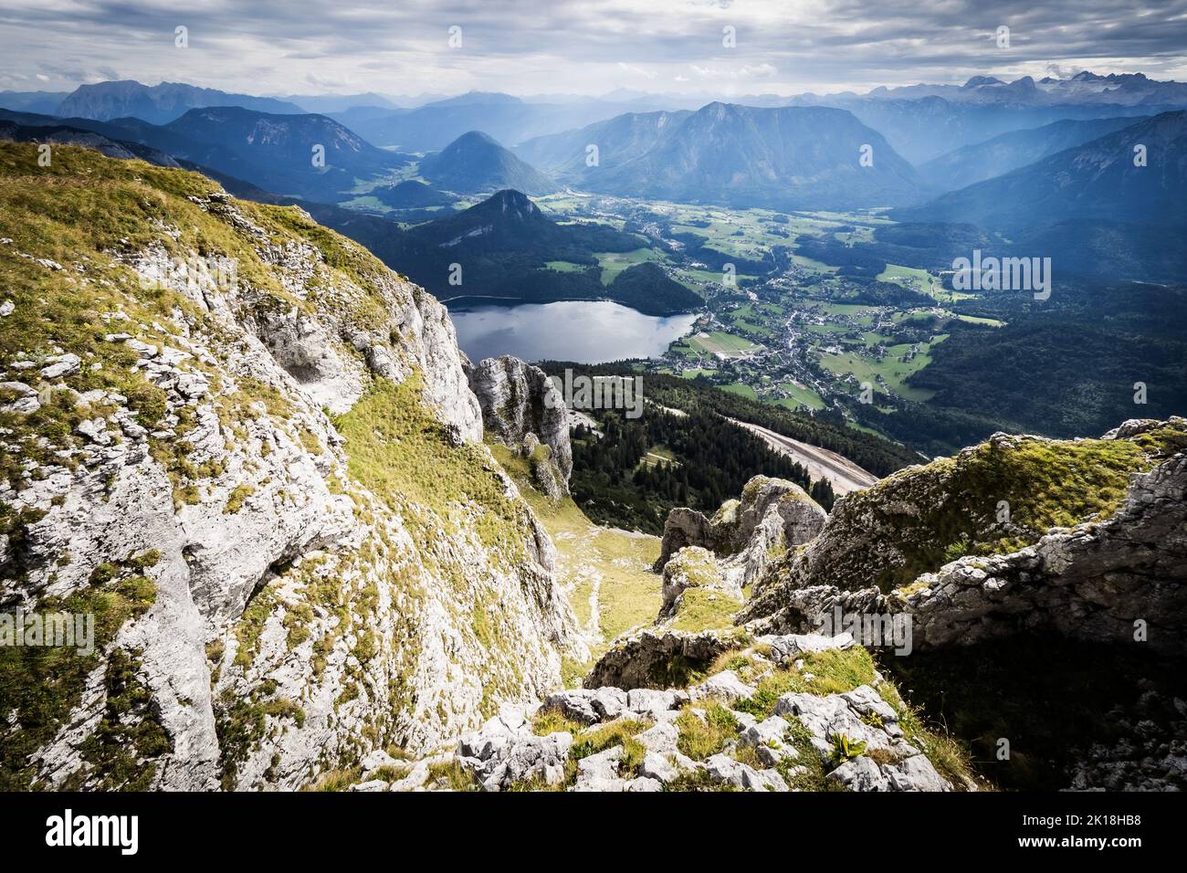 Breathtaking view of Altaussee and the Altausseer See (Lake Aussee ...