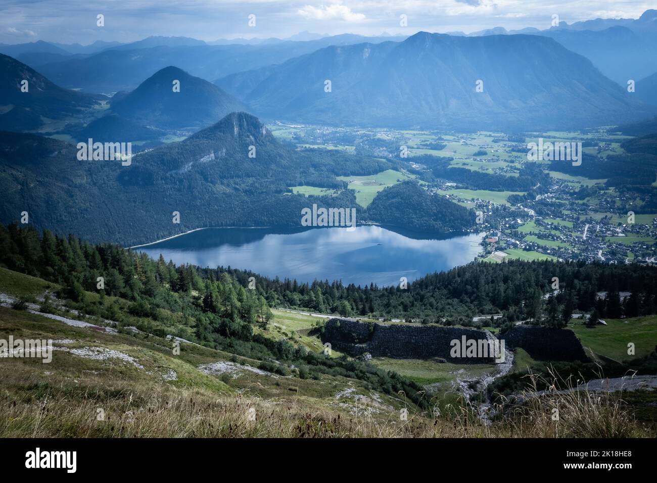 Breathtaking view of Altaussee and the Altausseer See (Lake Aussee ...