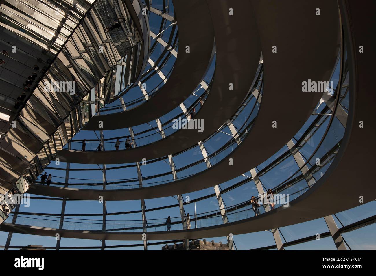 360 glass mirrors hi-res stock photography and images - Alamy