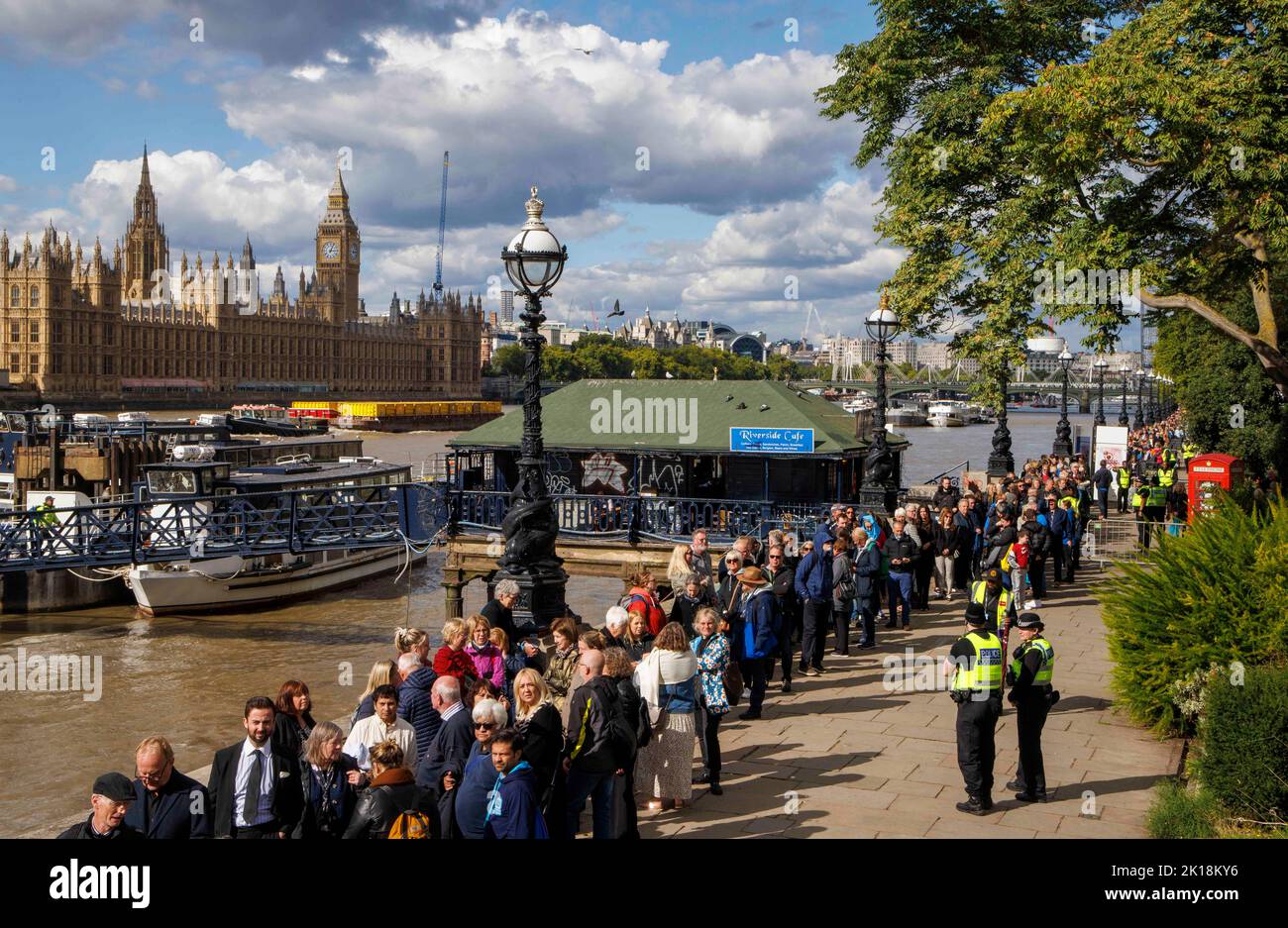 London, UK. 16th Sep, 2022. The Queue on the South Bank of the Thames ...