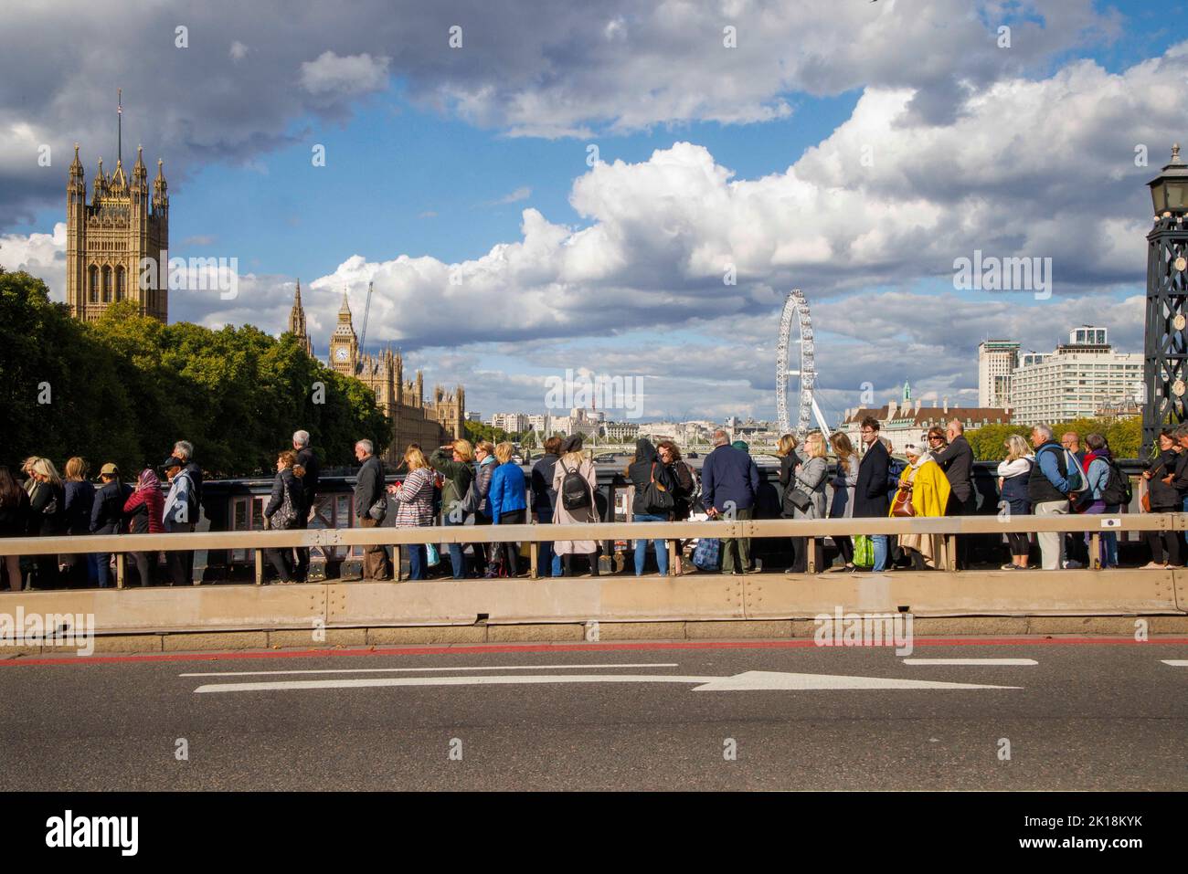 London, UK. 16th Sep, 2022. The Queue on Lambeth Bridge. Members of the ...