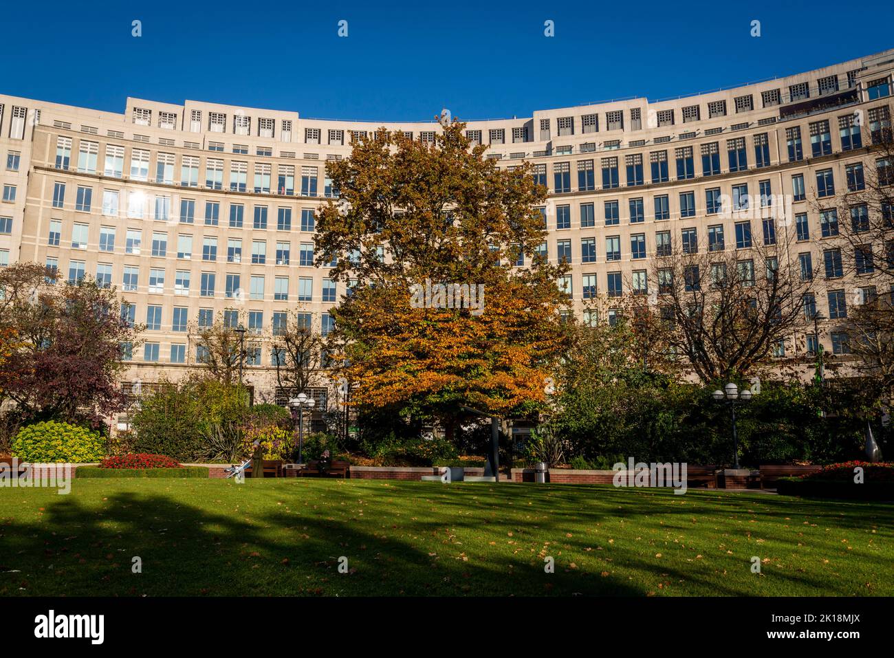 Westferry Circus park, Canary Wharf financial district on the Isle of ...