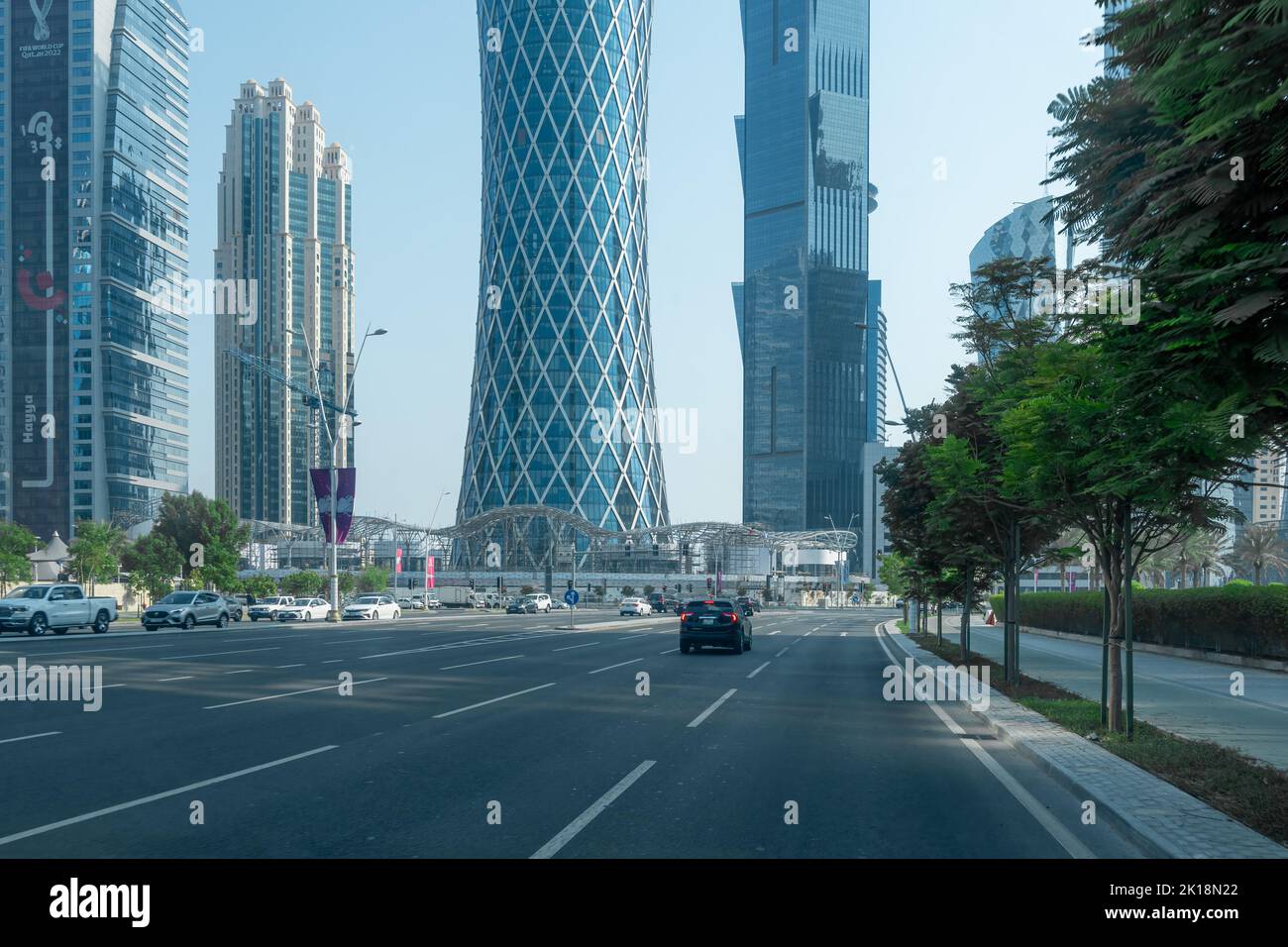 Road traffic at financial centre in Doha - Beautification of Doha roads ...