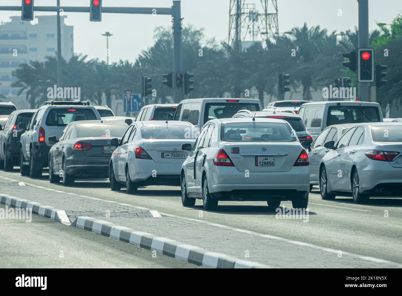 Road traffic at financial centre in Doha - Beautification of Doha roads ...