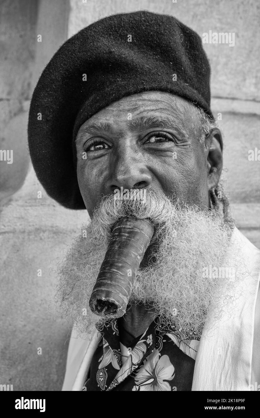 Man with big cigar hi-res stock photography and images - Alamy