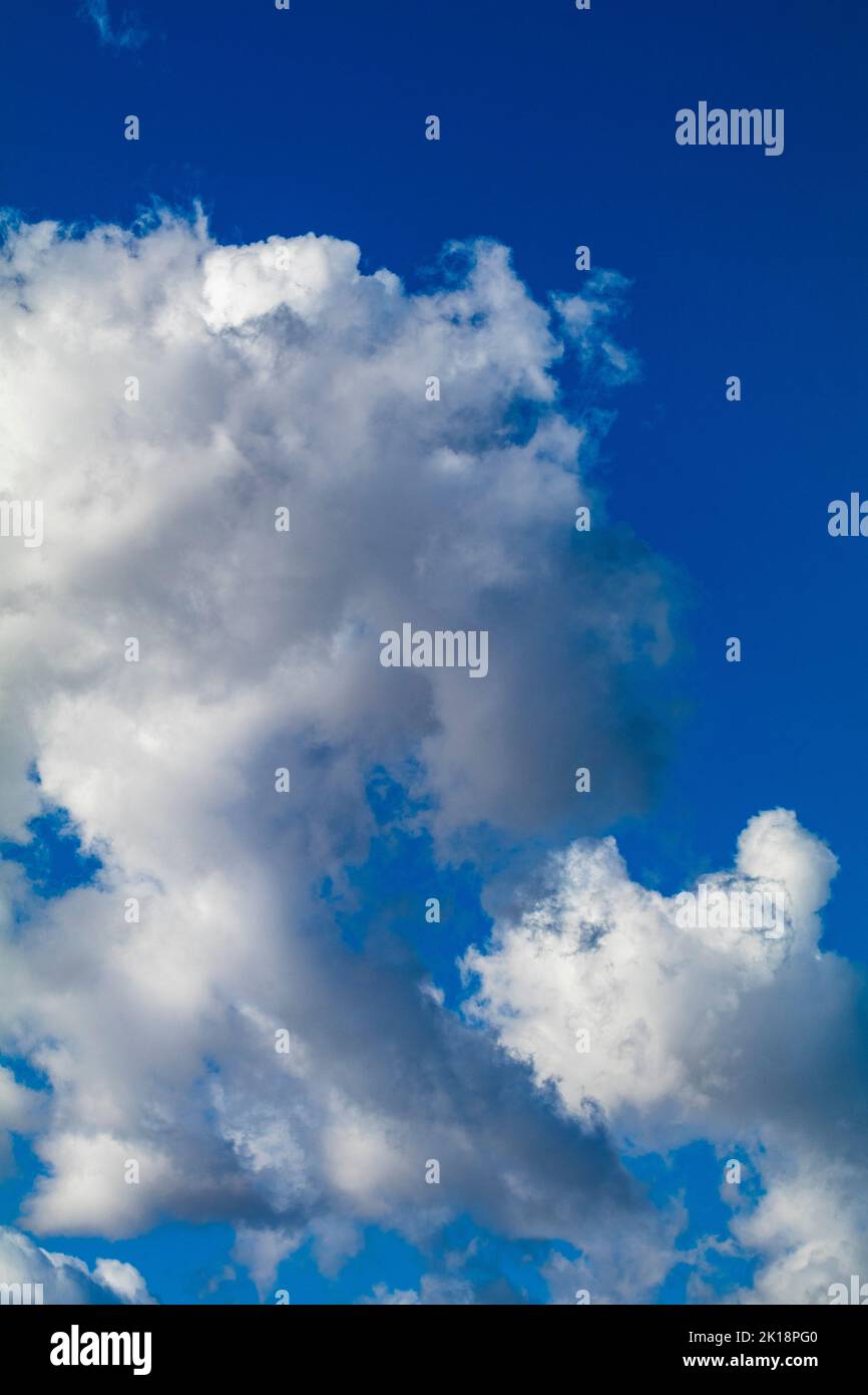 Cloud formation in the shape of the Queens head Stock Photo - Alamy