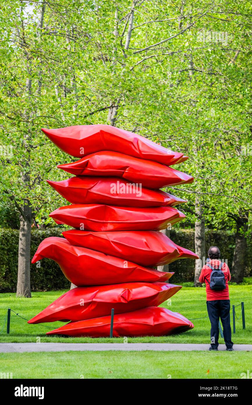 London, UK. 16th Sep, 2022. Shaikha Al Mazrou, Red Stack, 2022, Lawrie ...