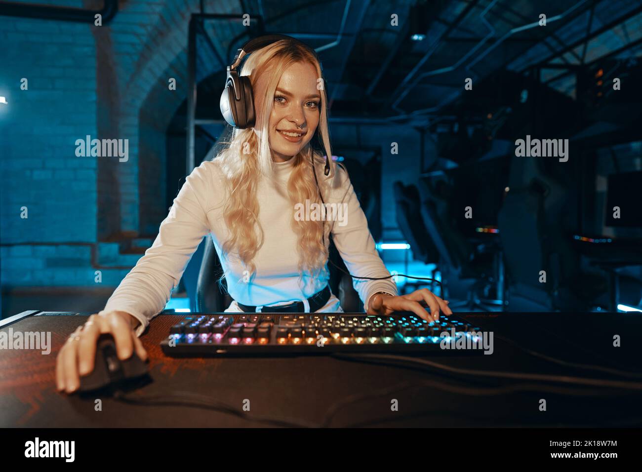 Gamer esport video game player hi-res stock photography and images - Alamy