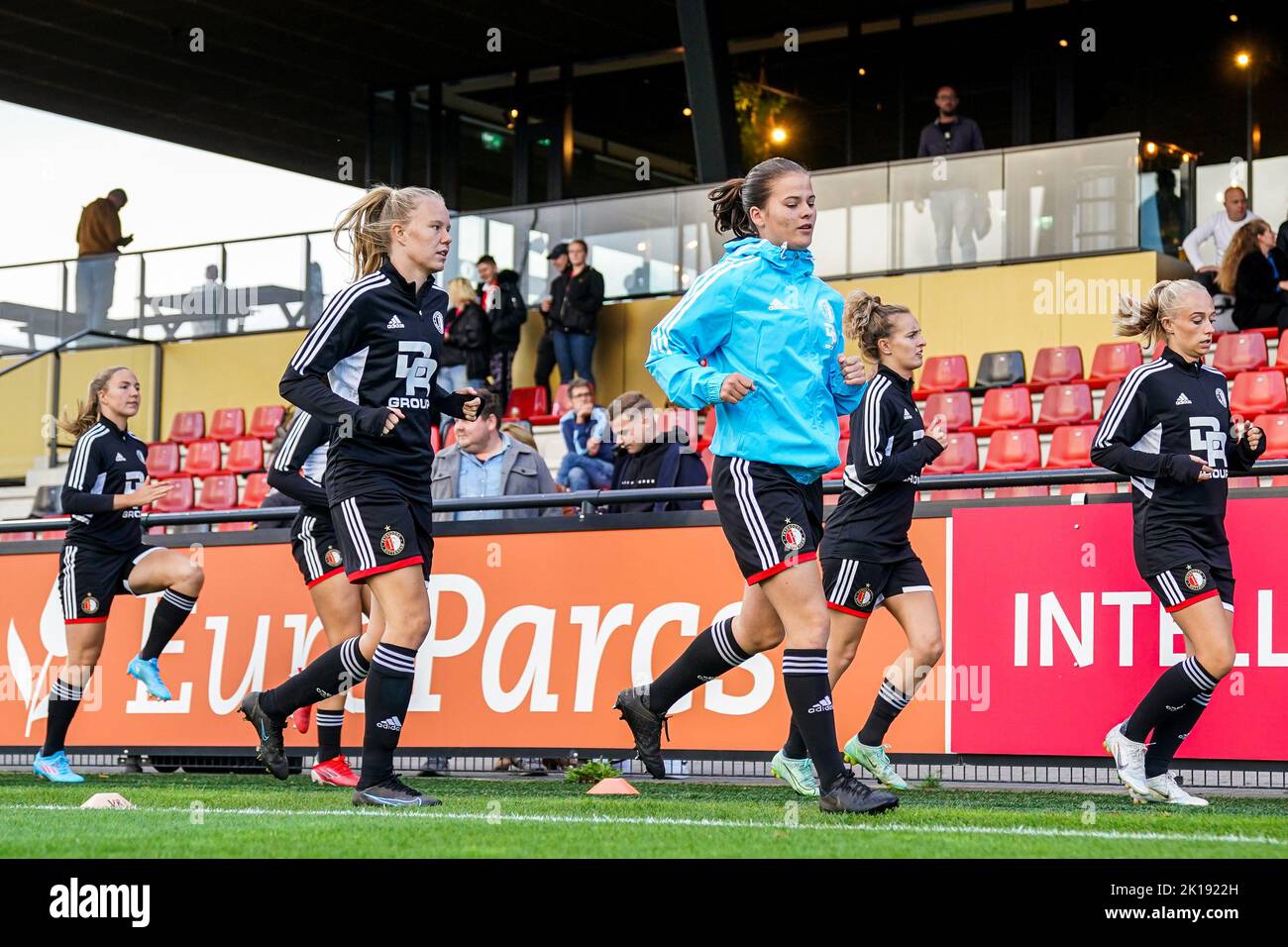 Rotterdam - Robine de Ridder of Feyenoord V1, Isa Kagenaar of Feyenoord ...