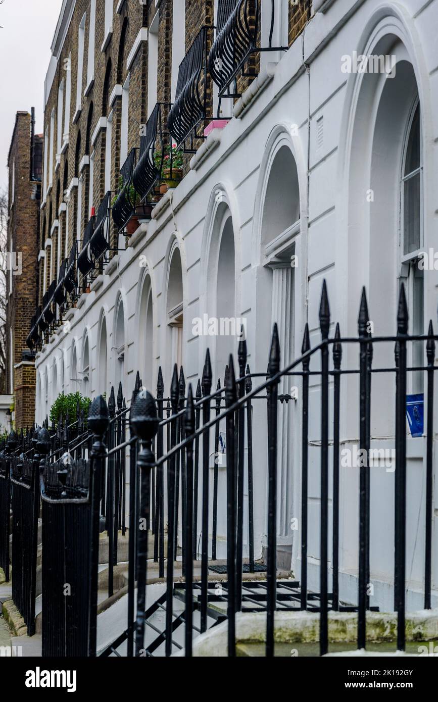 Islington row houses hi-res stock photography and images - Alamy