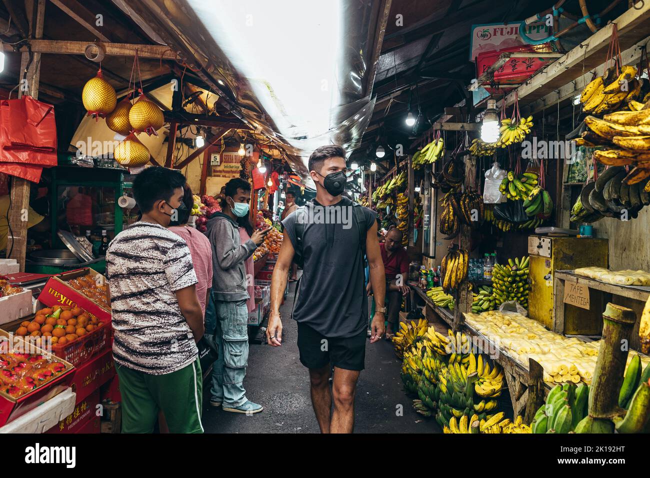 Young indonesian walking in jakarta hi-res stock photography and images ...