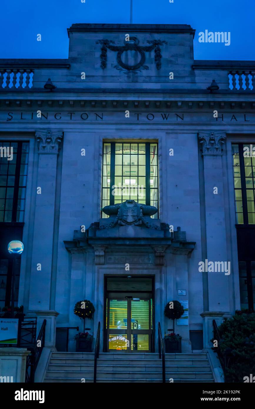 Islington Town Hall at night, Upper Utreet, Islington, London, England ...