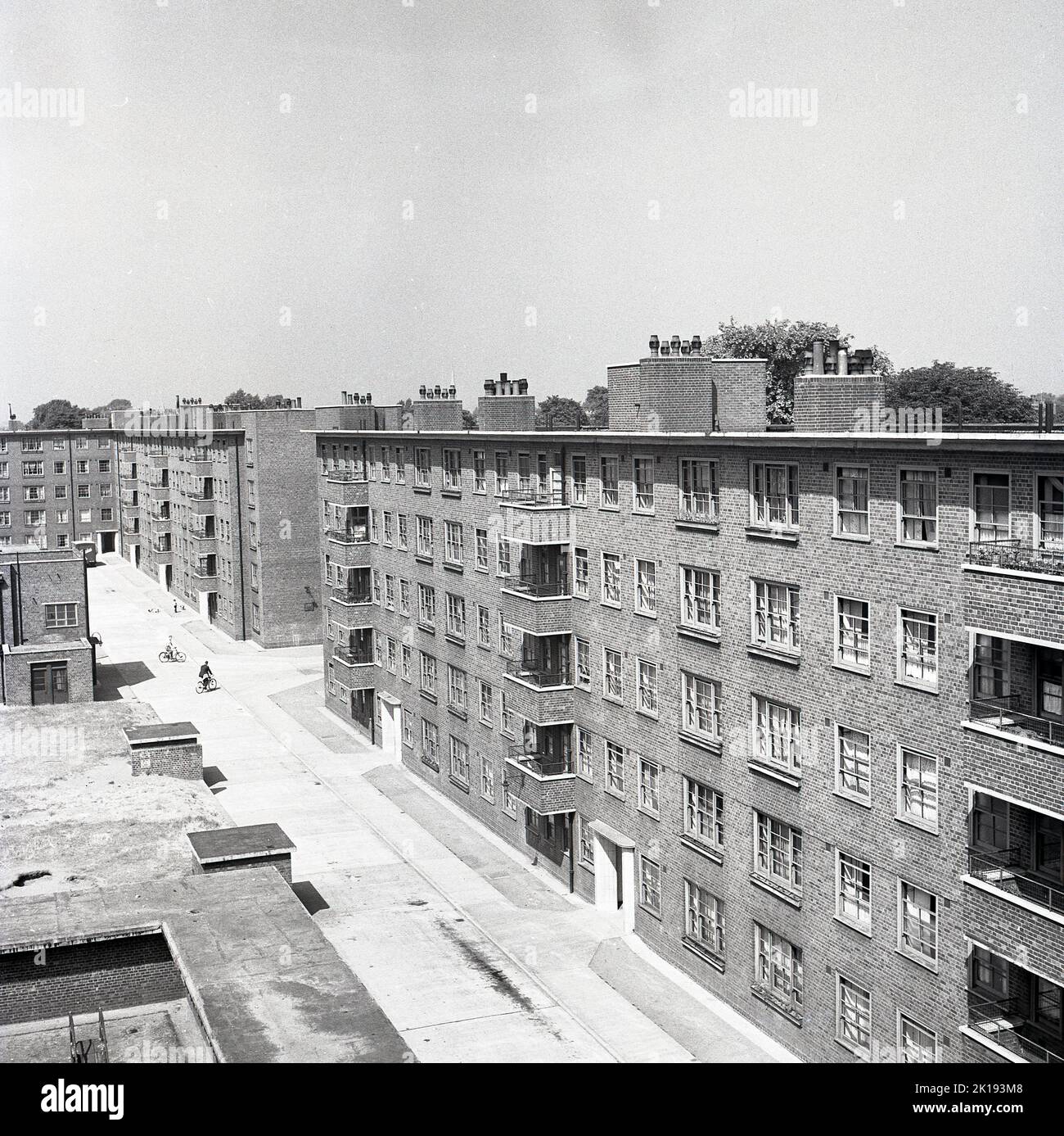 1950s, historical, new post-war public housing esate, Hendon, North ...