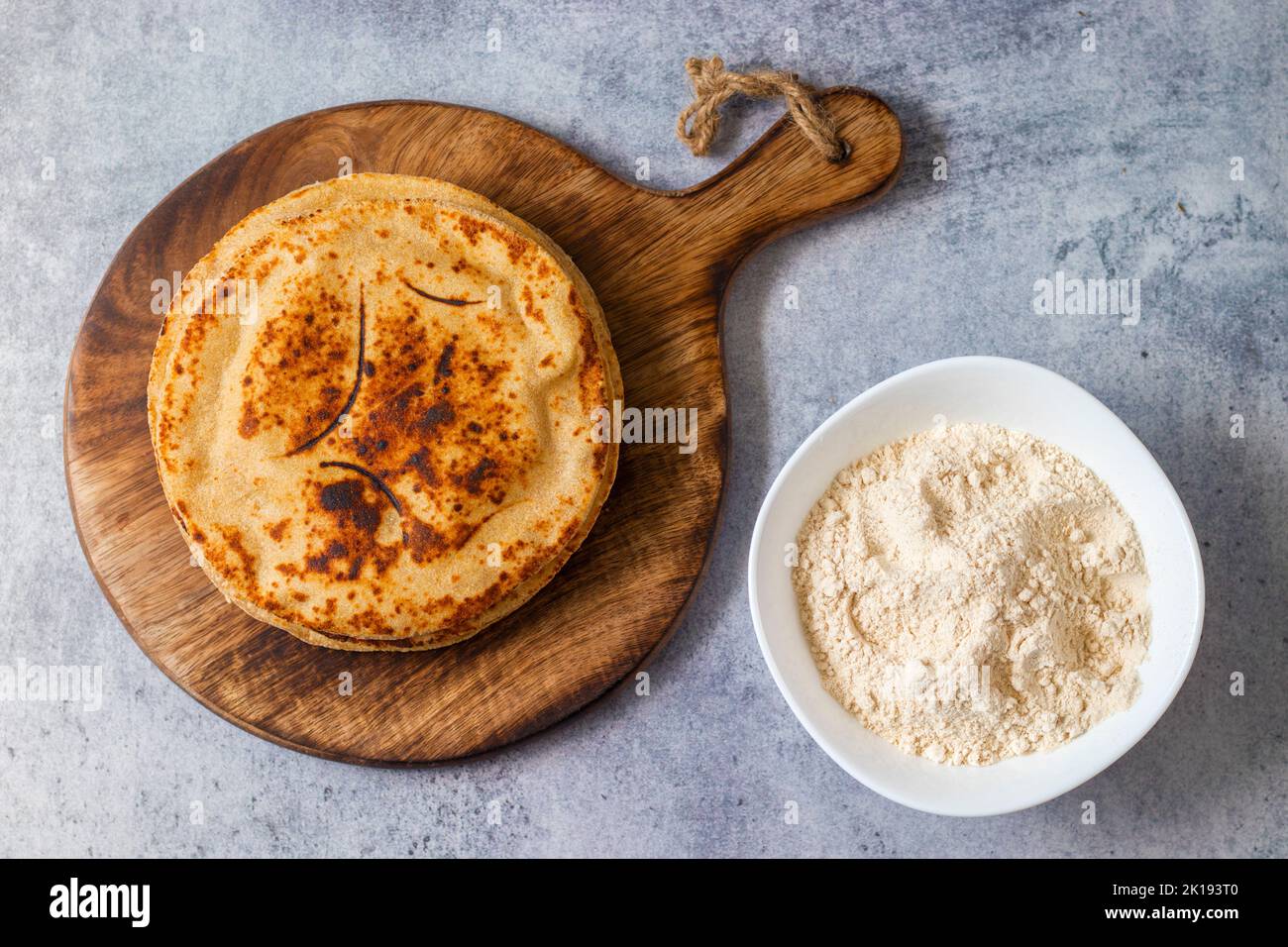 selective focus of Indian flat bread Roti or Chapati Stock Photo - Alamy