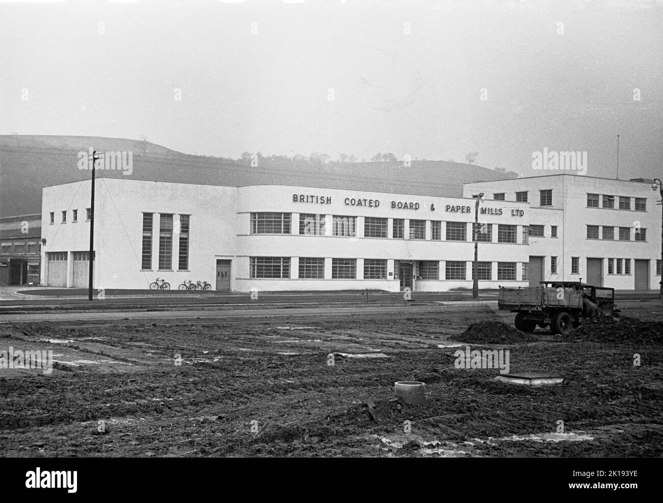 Late 1930s, historical, groundworks taking place outside the offices ...