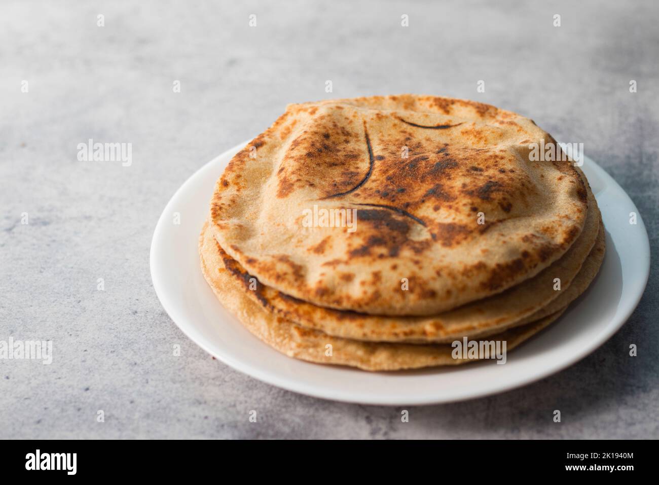 selective focus of Indian flat bread Roti or Chapati Stock Photo - Alamy