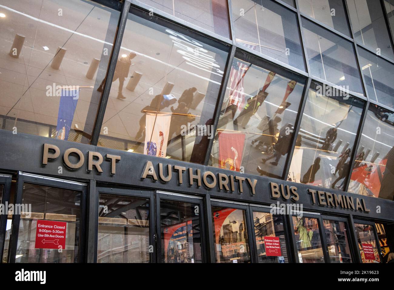 New york port authority sign hi-res stock photography and images - Alamy