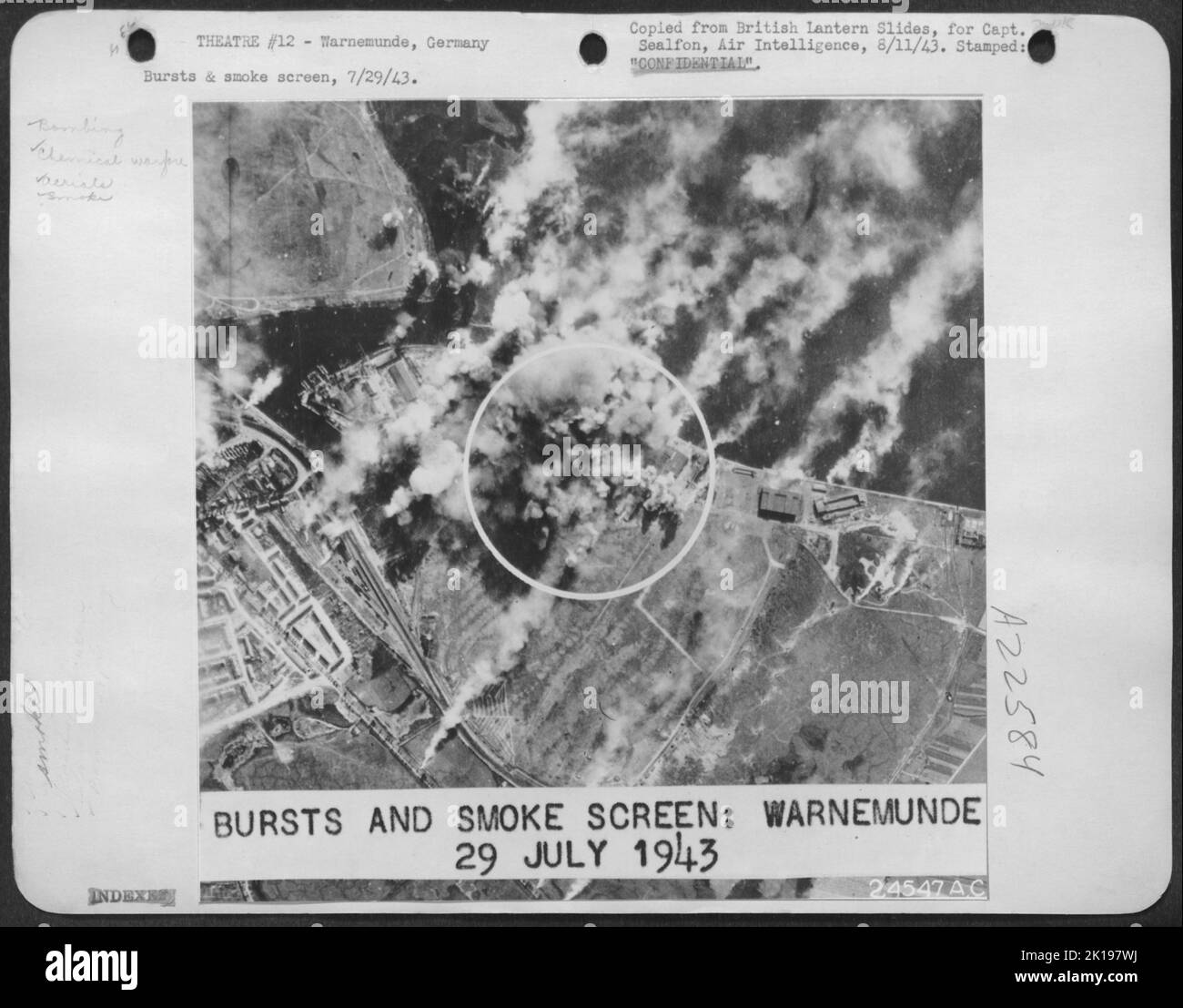 World war ii smoke Black and White Stock Photos & Images - Alamy