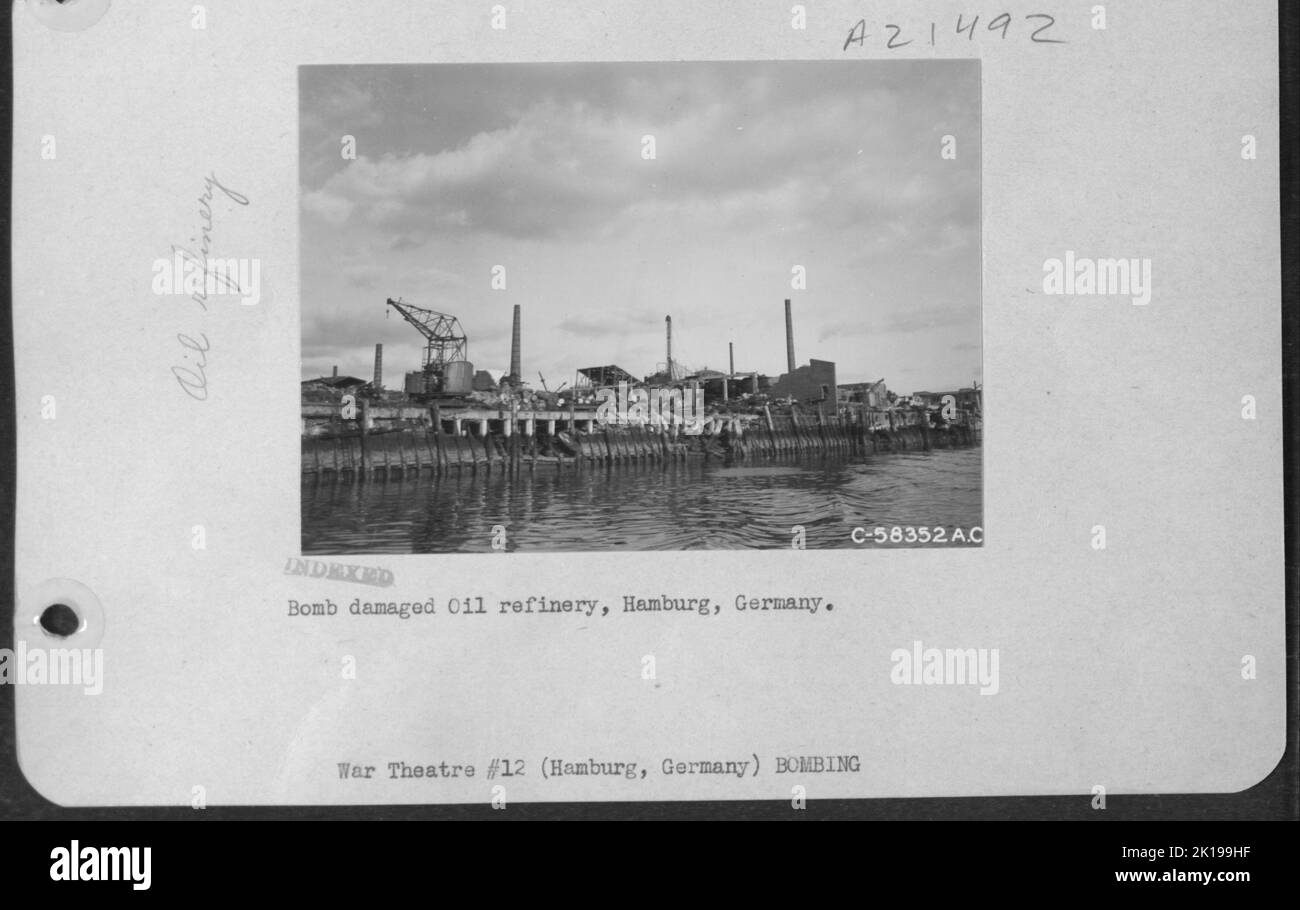 Hamburg bombing ww2 hi-res stock photography and images - Alamy