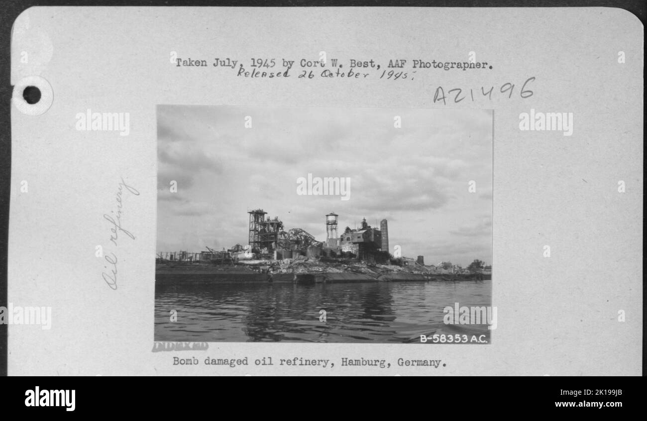 Hamburg bombing ww2 hi-res stock photography and images - Alamy