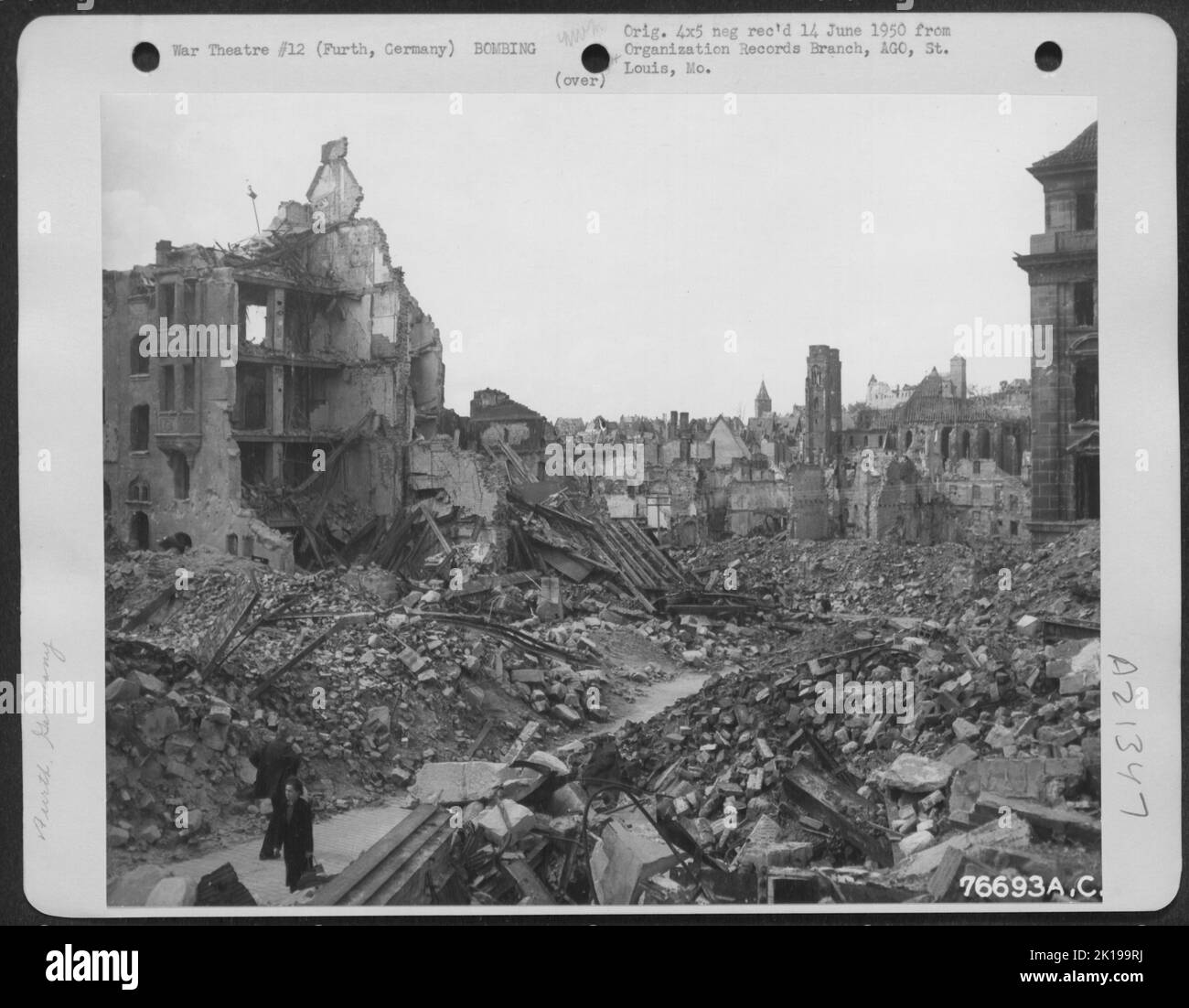 Bombed buildings hi-res stock photography and images - Alamy