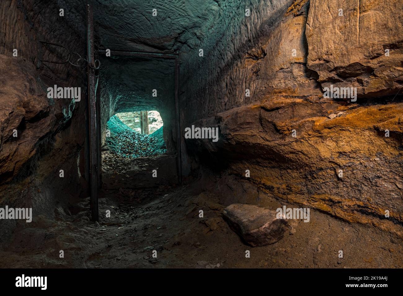 Exploring a experimental mine deep in the woods where coal was once ...