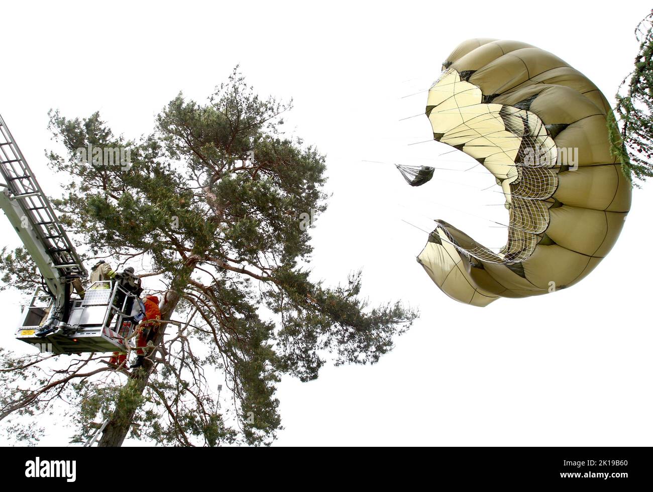 Parachute accident at Malmen airfield. It was in connection with a five ...
