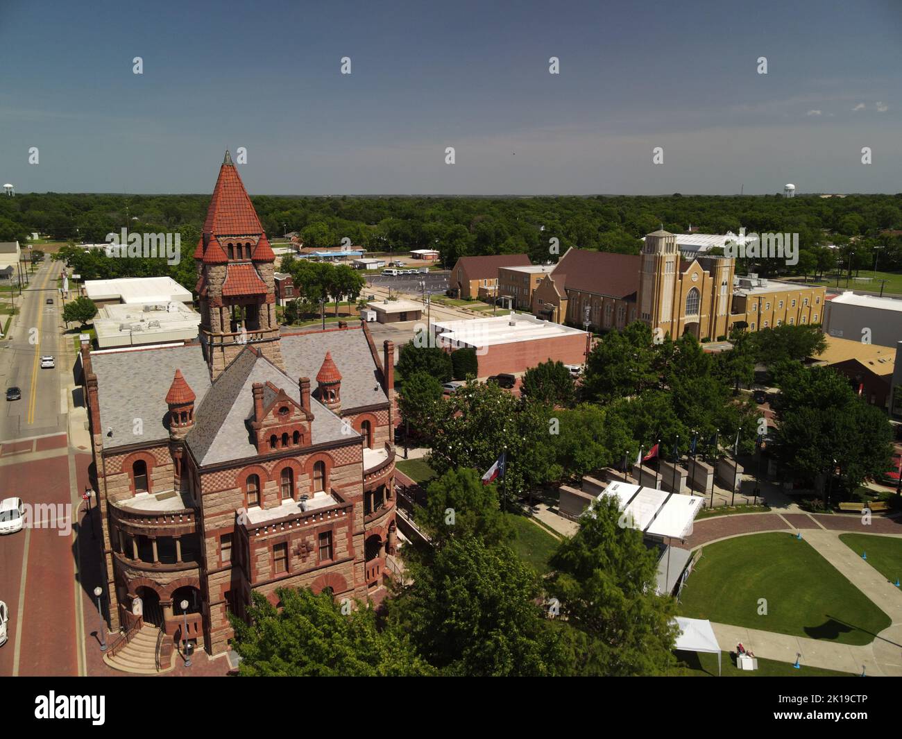 an Aerial view of hopkins county courthouse building in downtown square ...