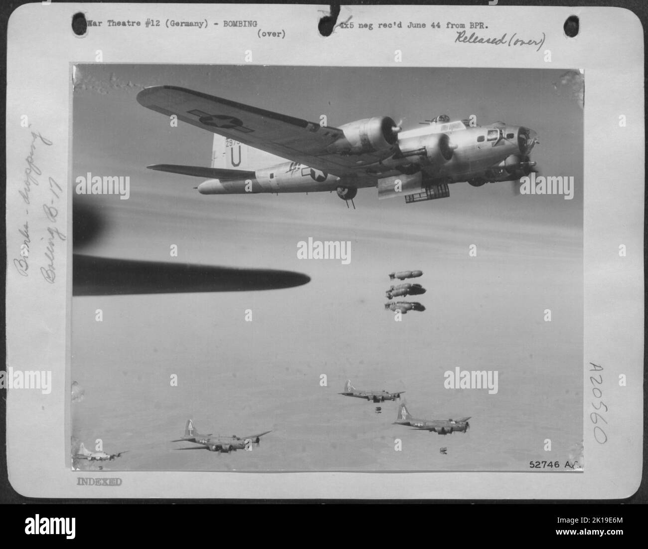 Ww2 one 17 flying fortress hi-res stock photography and images - Alamy