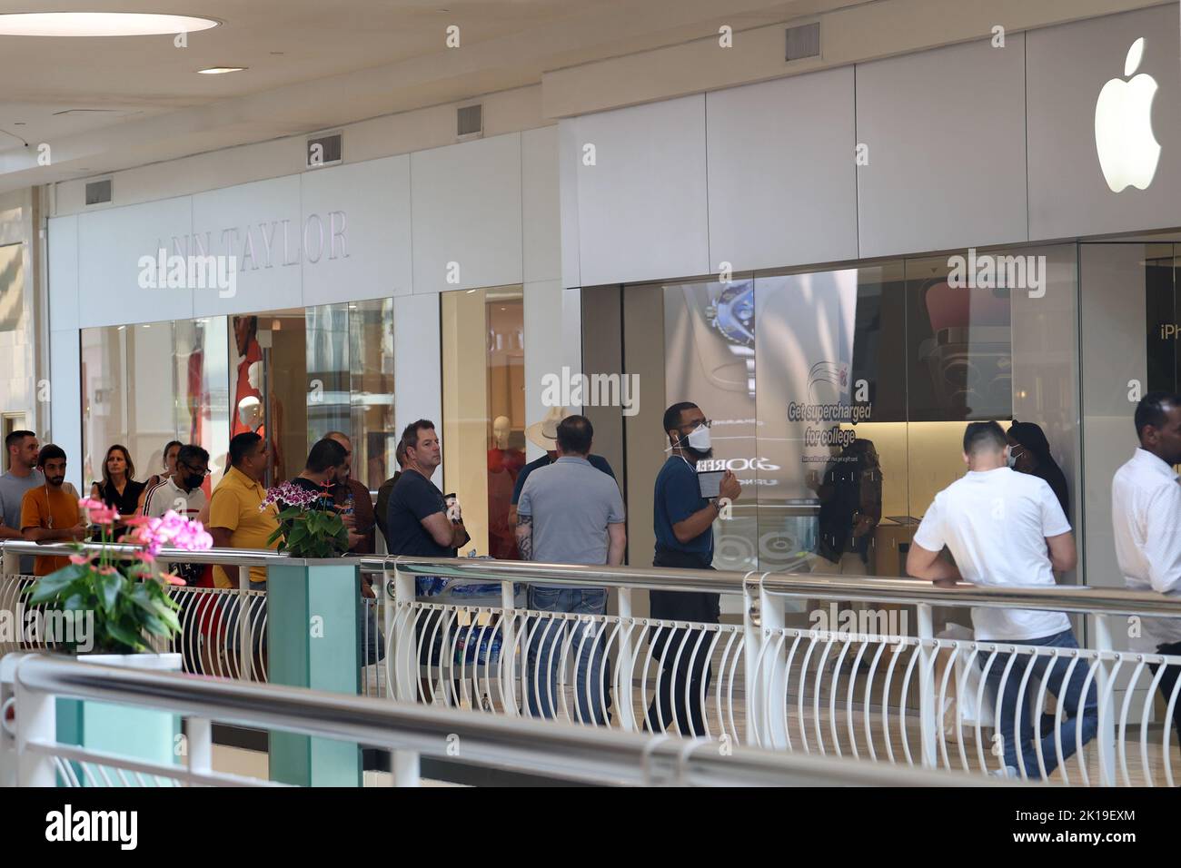 Tysons corner mall hi-res stock photography and images - Alamy