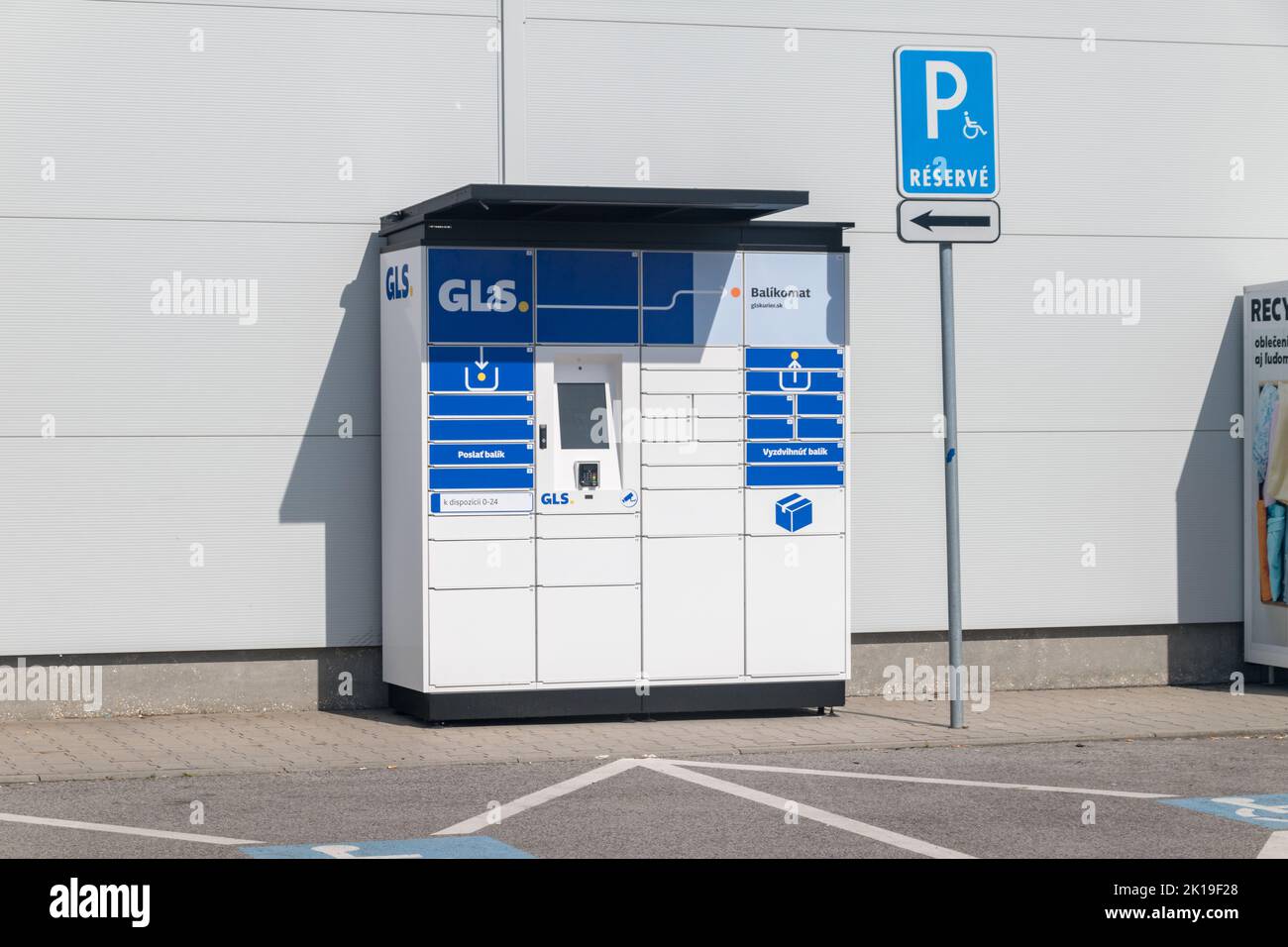 Outdoor parcel locker hi-res stock photography and images - Alamy