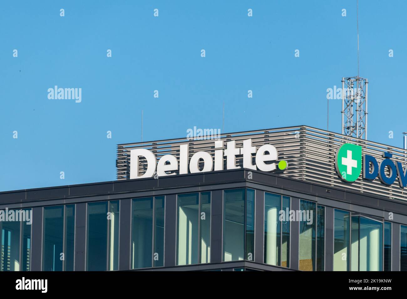Deloitte logo hi-res stock photography and images - Alamy