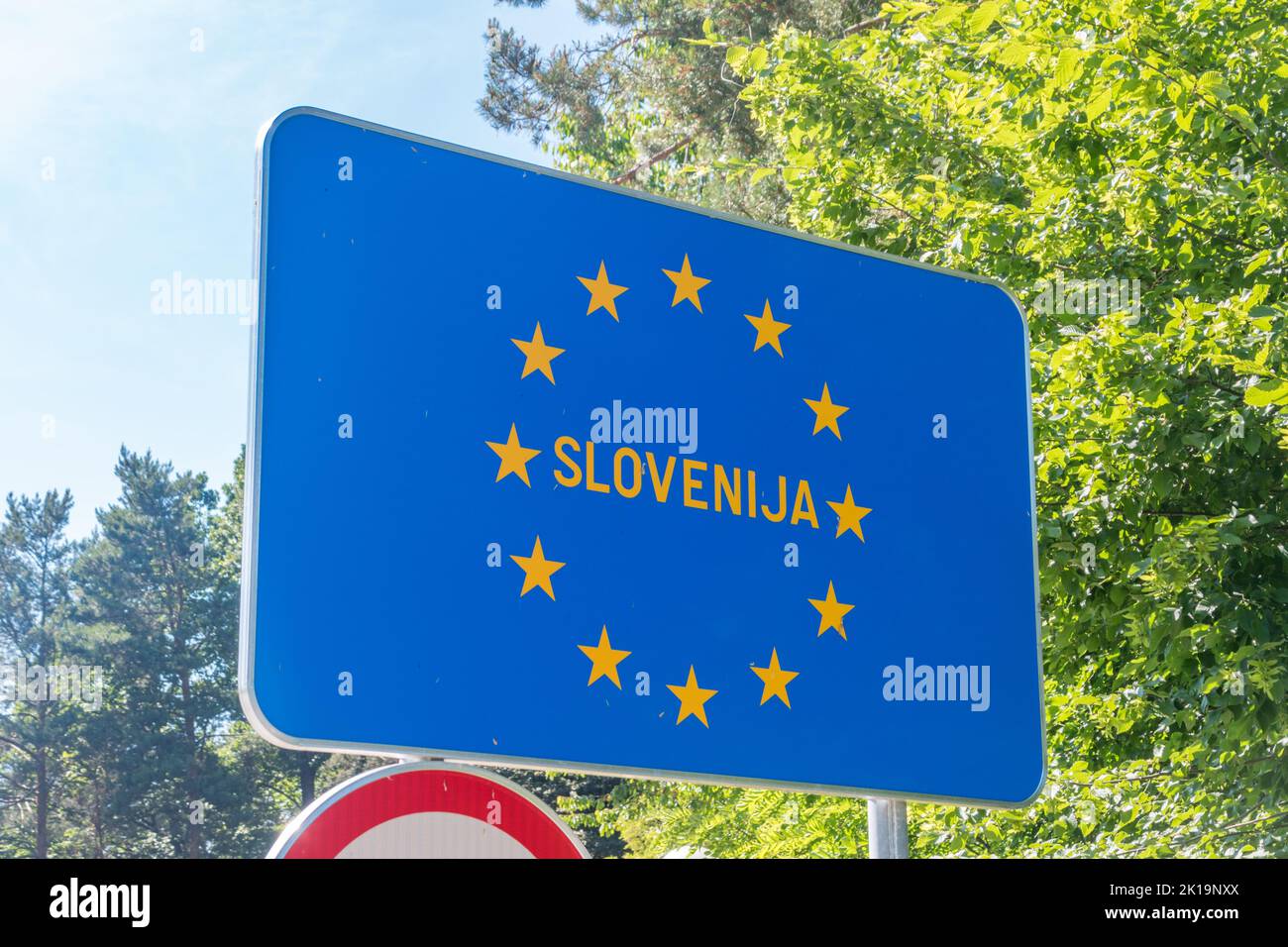 Republic of Slovenia (Republika Slovenija) border sign Stock Photo - Alamy