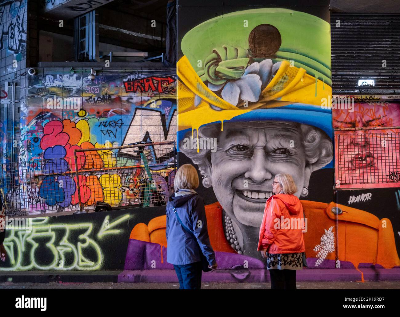 © Jeff Moore - Street art murals paying tribute the late Queen ...