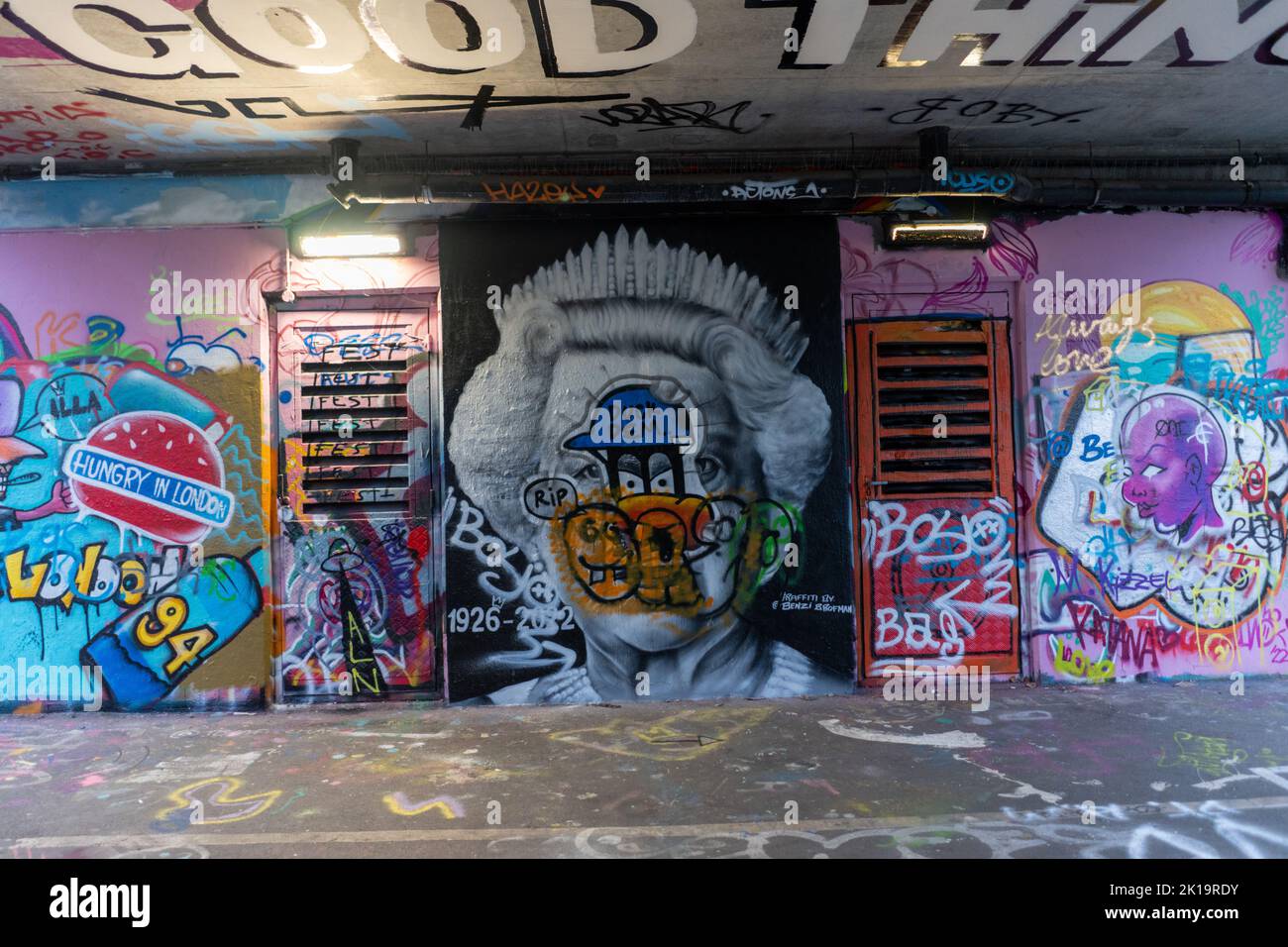 © Jeff Moore - Street art murals paying tribute the late Queen ...