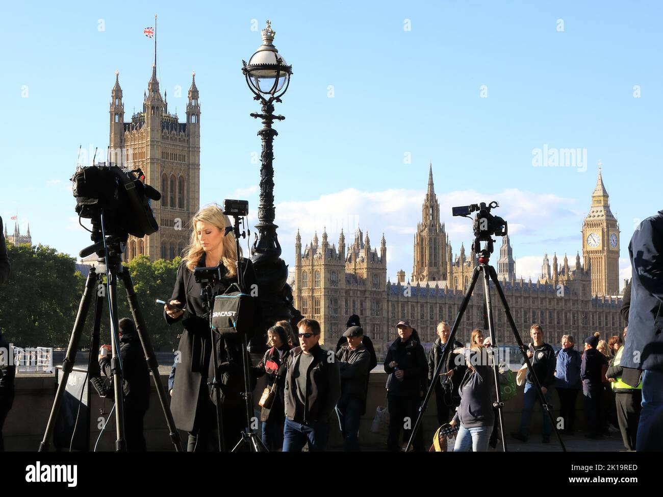 London, UK, 16th September 2022. The queue to see the Queen lying in ...