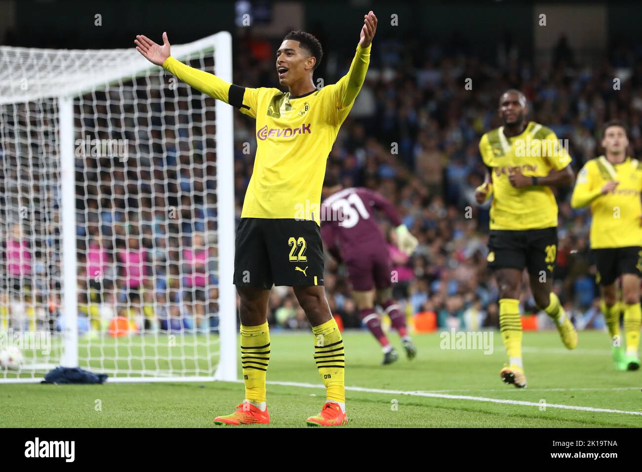 Jude bellingham champions league 2022 hi-res stock photography and ...