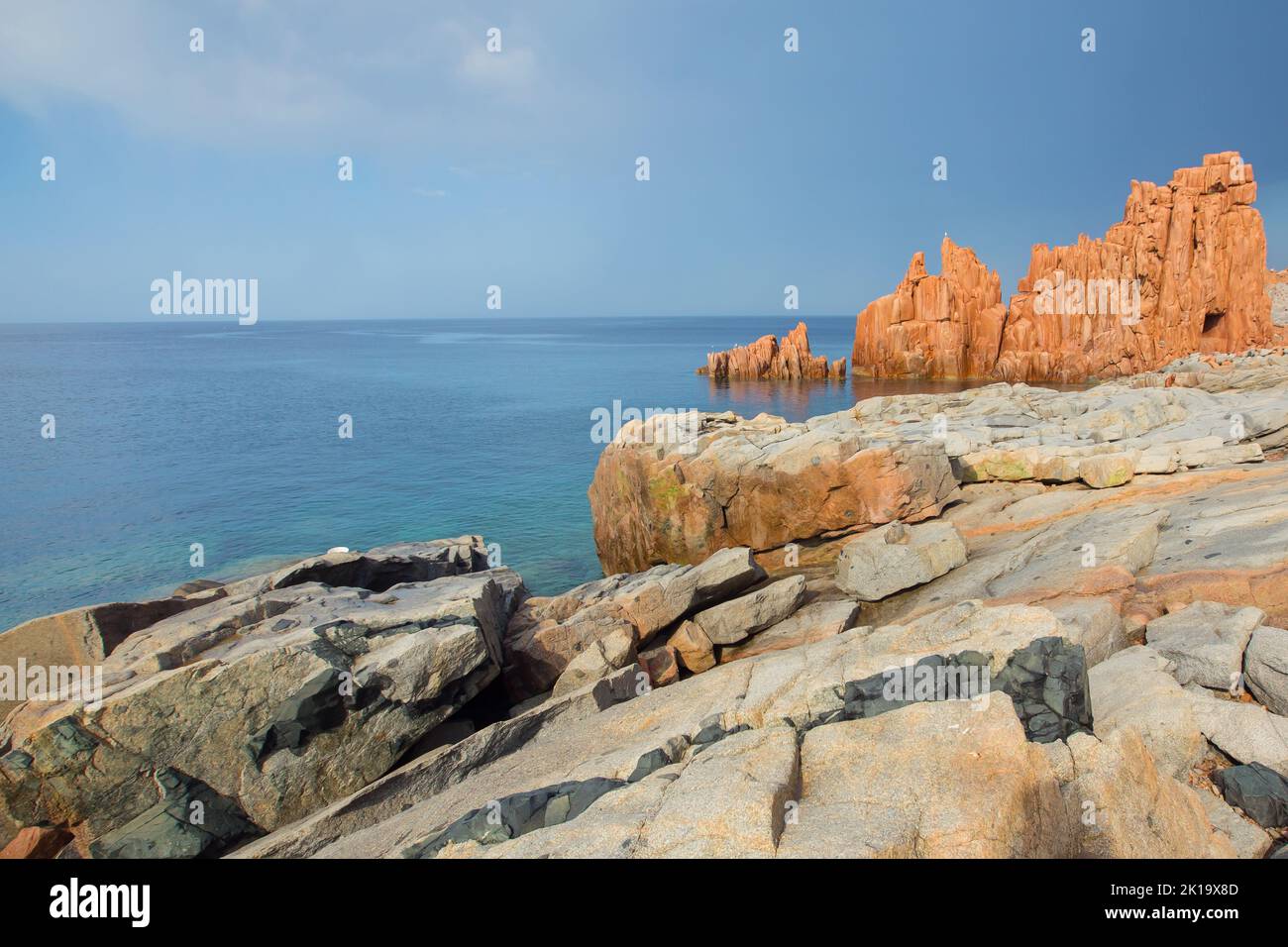 Rocce rosse beach hi-res stock photography and images - Alamy