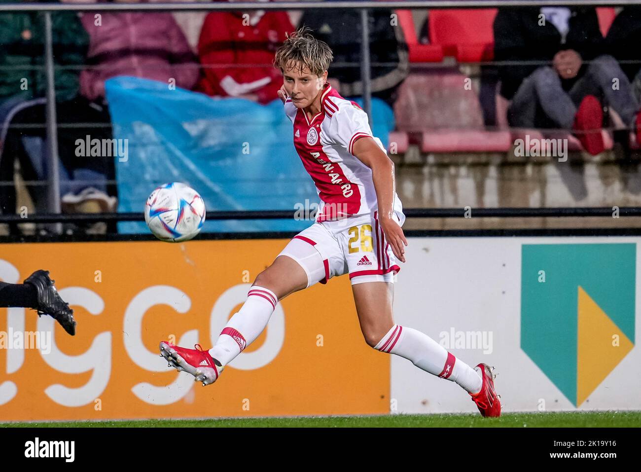 Isa kardinaal of ajax vrouwen hi-res stock photography and images - Alamy
