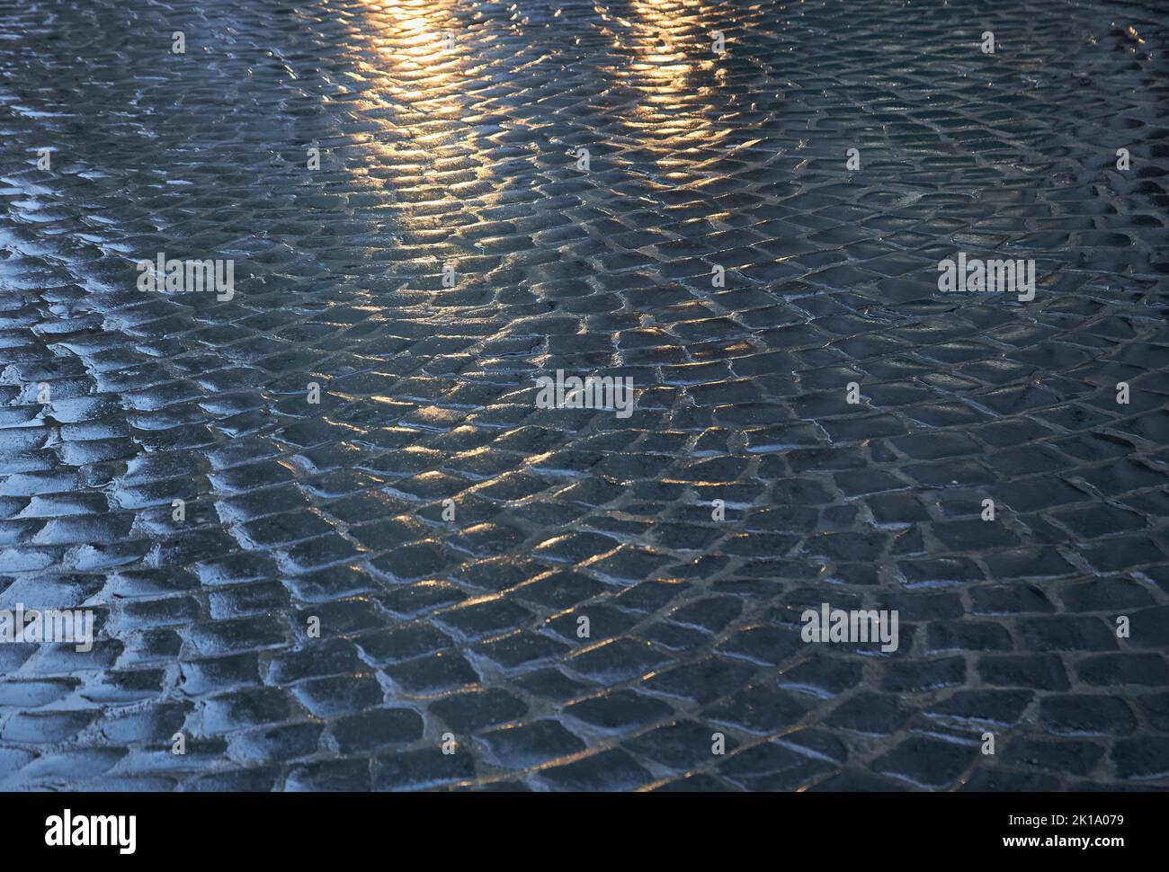 texture wet stone pavers in the old town, wet stone paving stone tiles ...