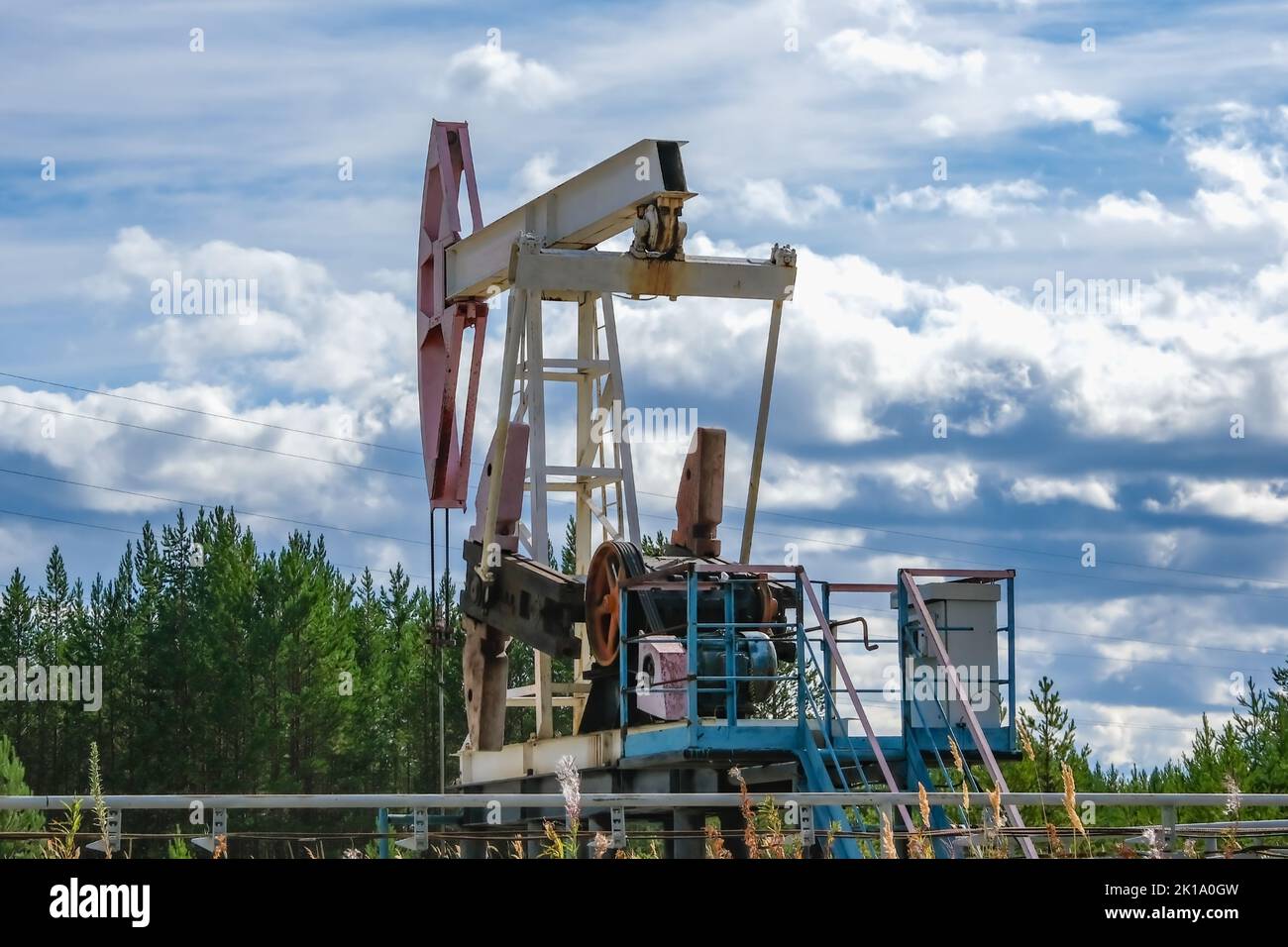 A single-shoulder rocking machine at an oil field. Oil and gas ...