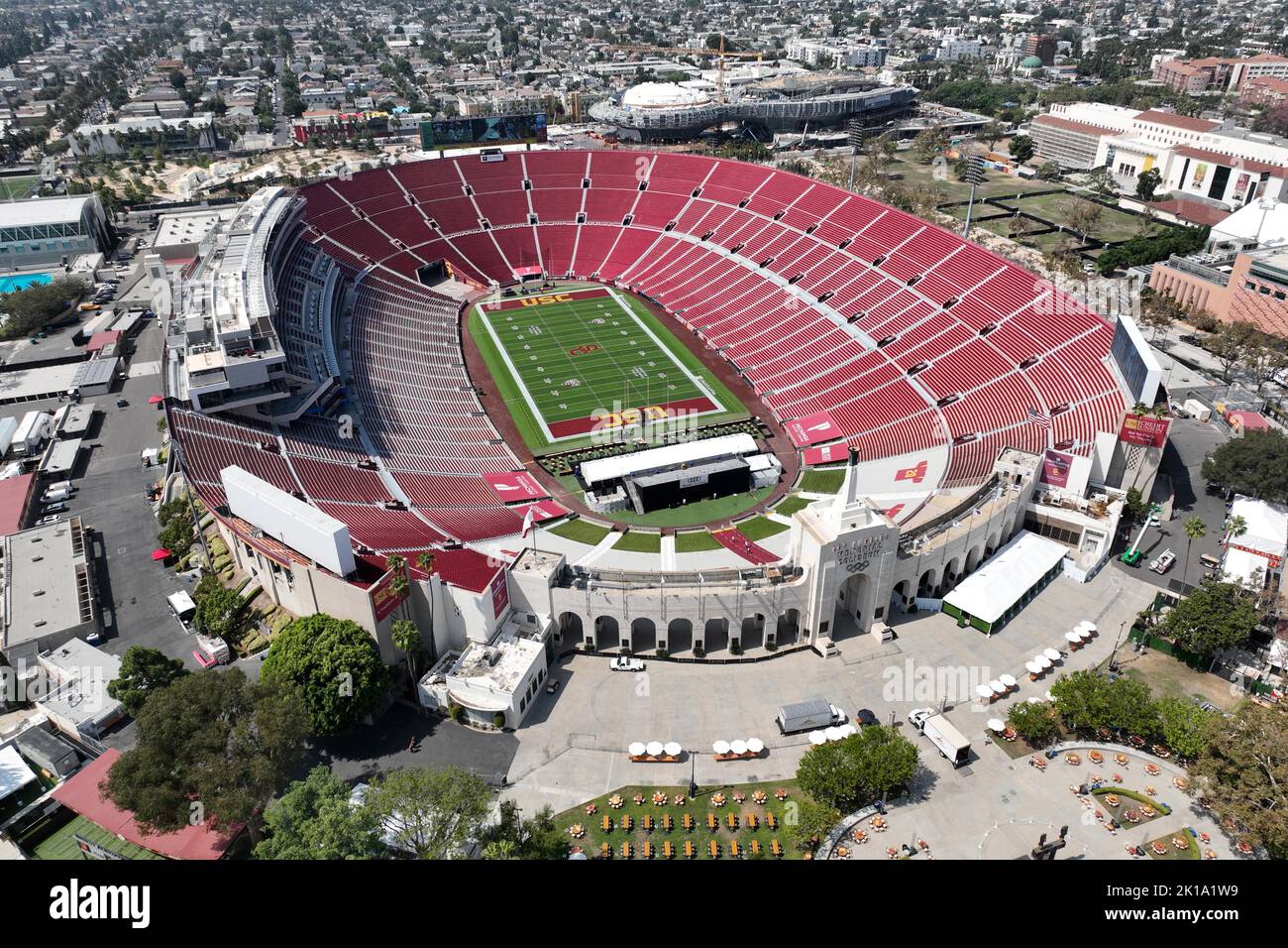 Los Angeles, United States. 16th Sep, 2022. A general overall aerial ...