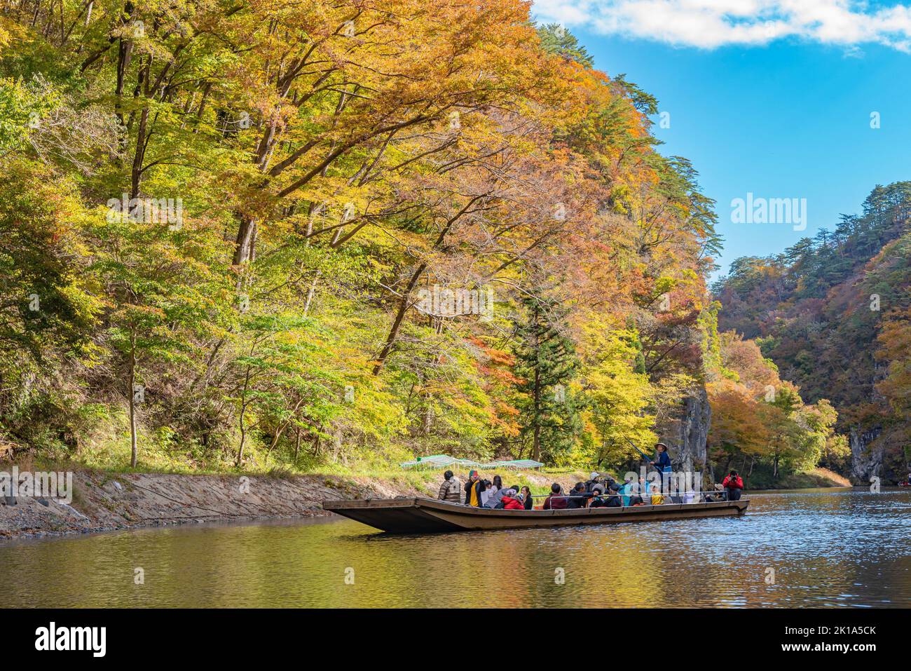 Geibi Gorge ( Geibikei ) Autumn foliage scenery view in sunny day ...