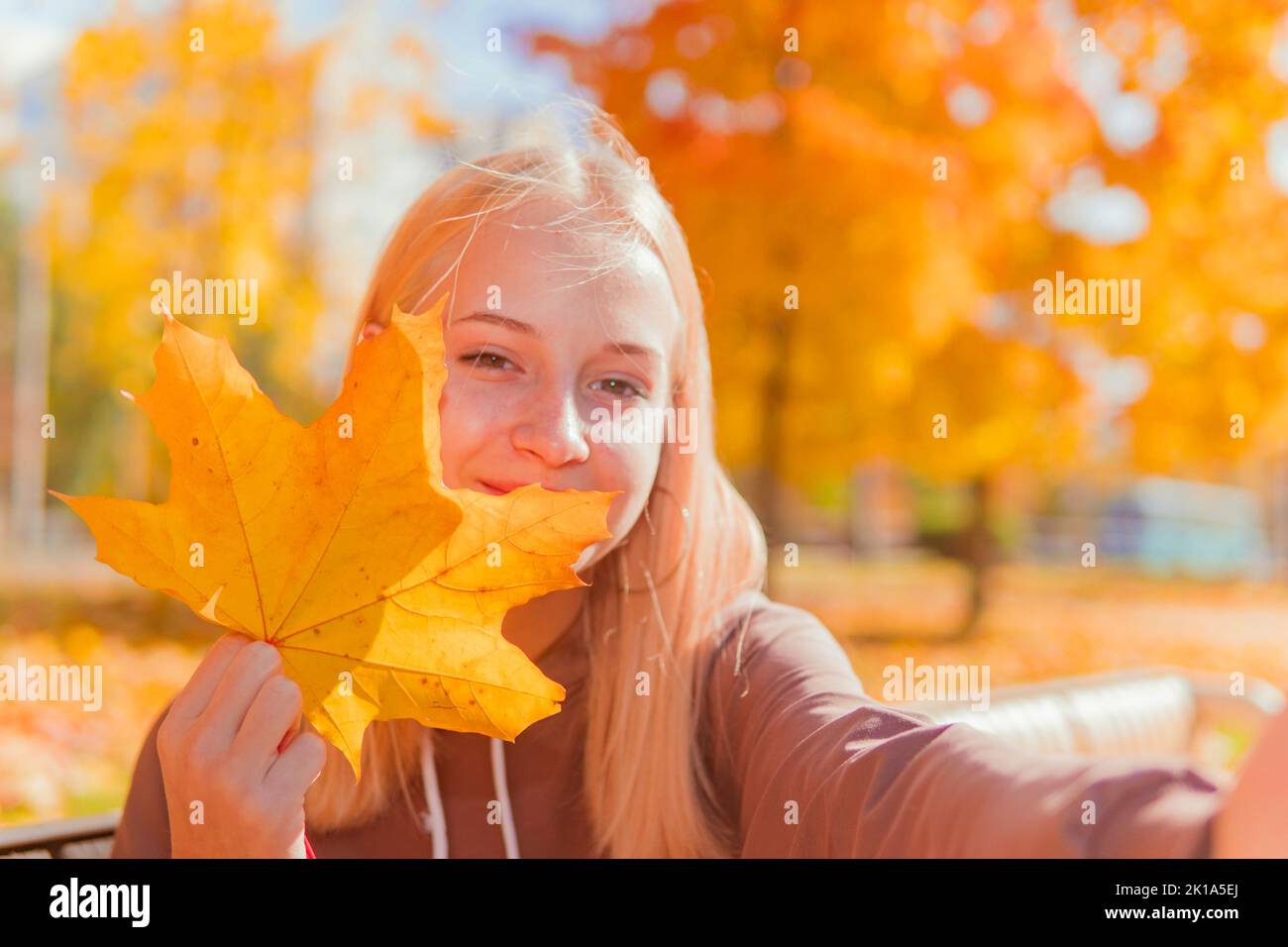 Beautiful blonde girl taking selfie hi-res stock photography and images ...