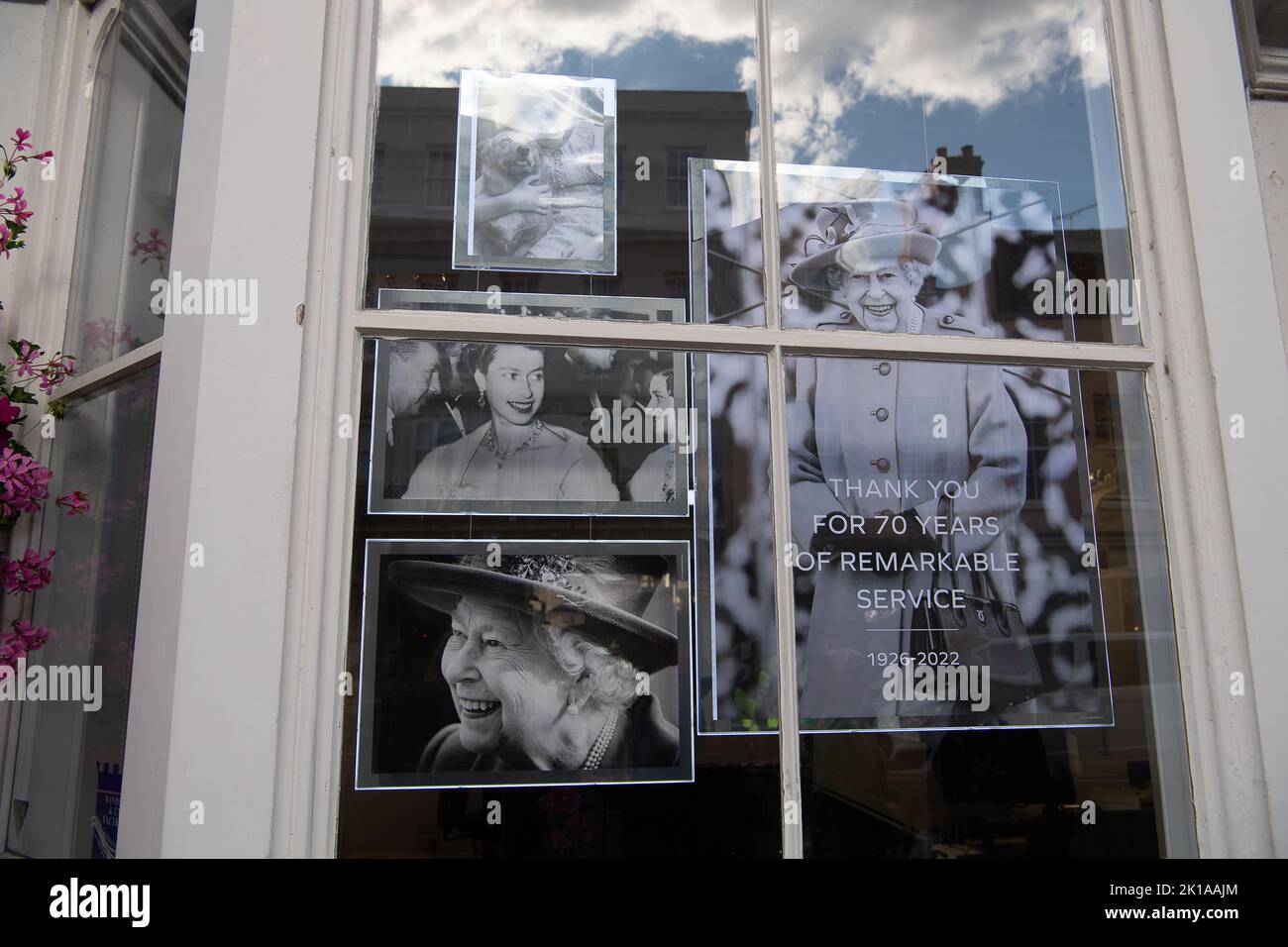 Windsor, Berkshire, UK. 16th September, 2022. A window display in an ...