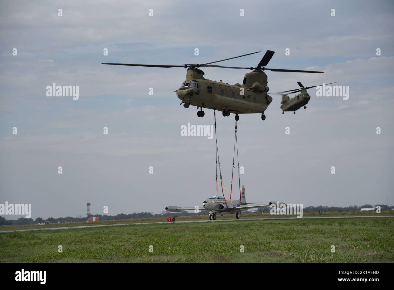A U.S. Army CH-47 Chinook helicopter from the Iowa Army National Guard ...